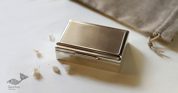 Buy Handcrafted Antique Silver Box, Photo Frame, Ink pen | Gaatha