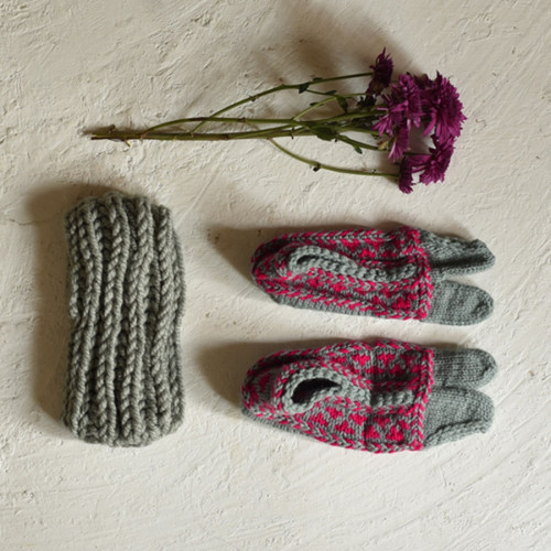 Handcrafted Footwear I Chappals, Jutis & More| Indian craft store