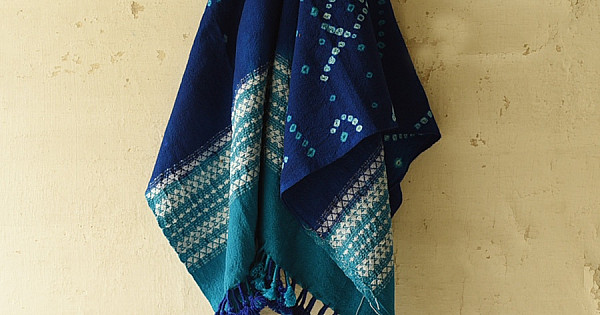Buy Kutchi Bhujodi Weaving - Bandhani ( Tie-dyed ) Woolen Blue Shawl ...