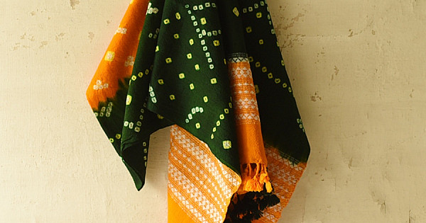Buy Kutchi Bhujodi Weaving - Bandhani ( Tie-dyed ) Woolen Shawl - Green ...
