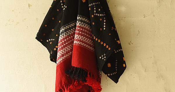 Buy Kutchi Bhujodi Weaving - Bandhani ( Tie-dyed ) Woolen Shawl - Black ...