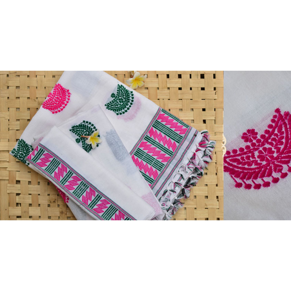 Buy Assamese Traditional Handwoven Mekhela Chador Online| Indian craft ...